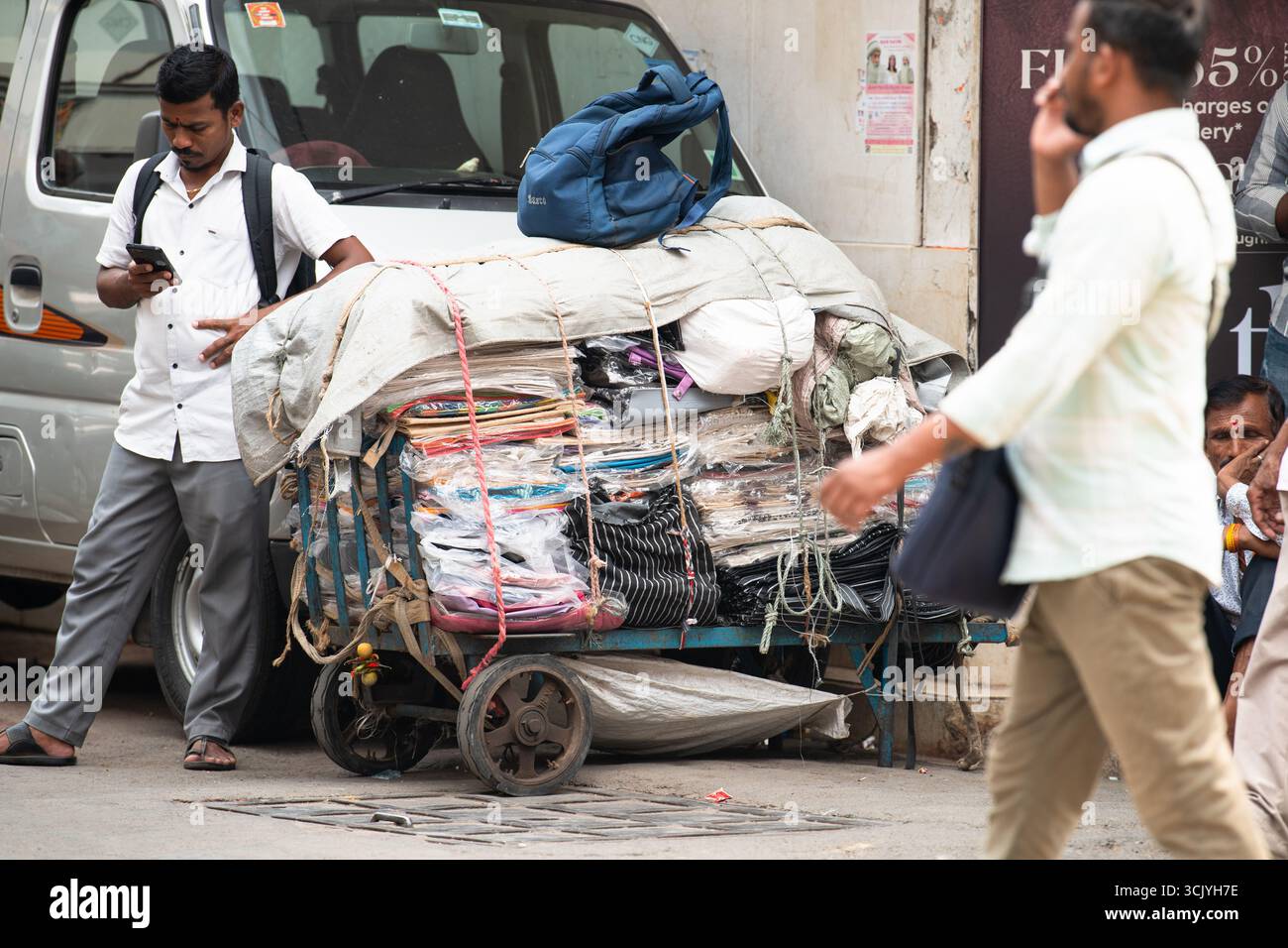 Streets Of Mumbai, Crawford Market, India, Fabric And Textile On Hand ...