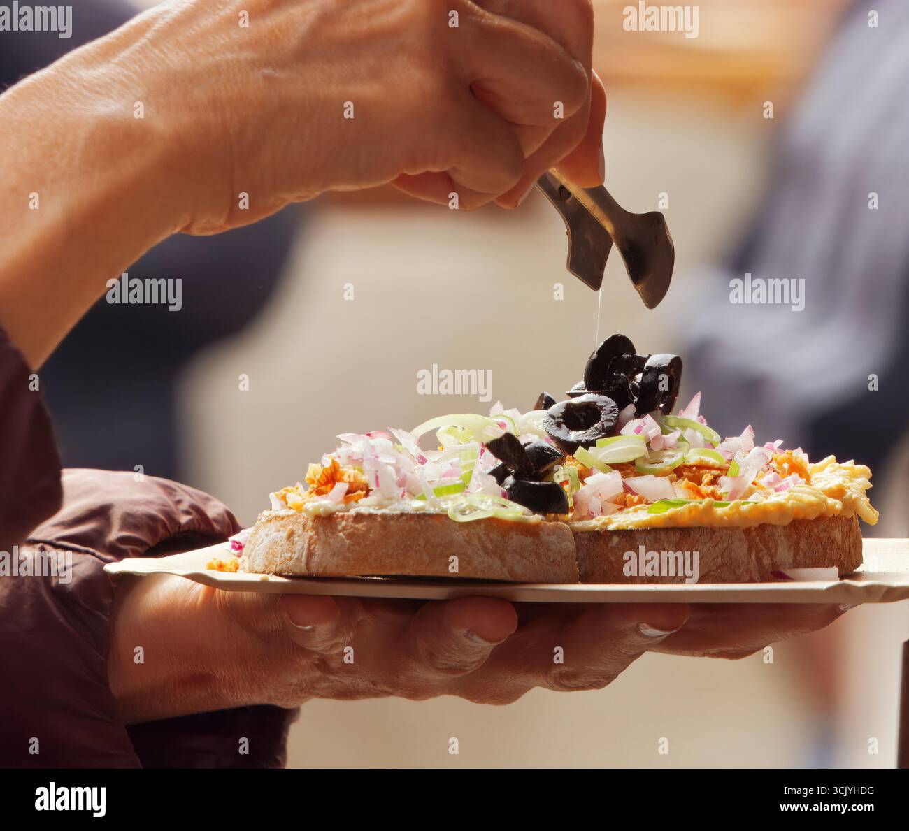 Preparing street food slice bread hi-res stock photography and images ...