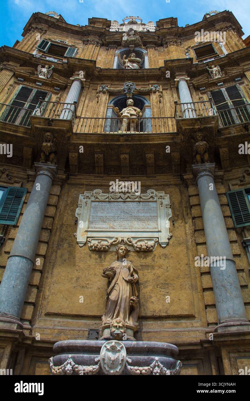 Quattro Canti, iconic 17th century Baroque urban landmark, Palermo ...