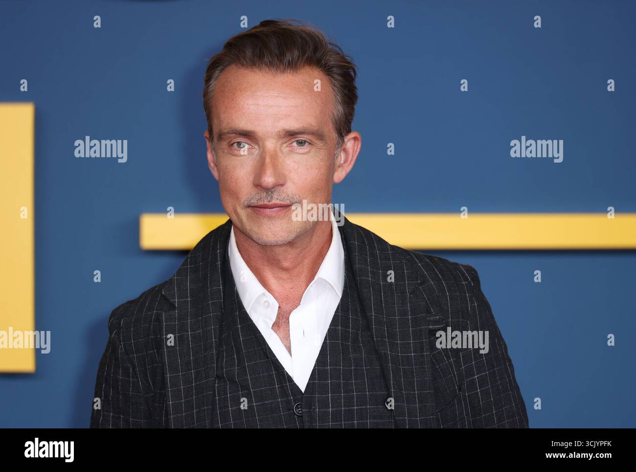 Lucas Gregorowicz auf der Deutschlandpremiere Call My Agent Berlin eine ...