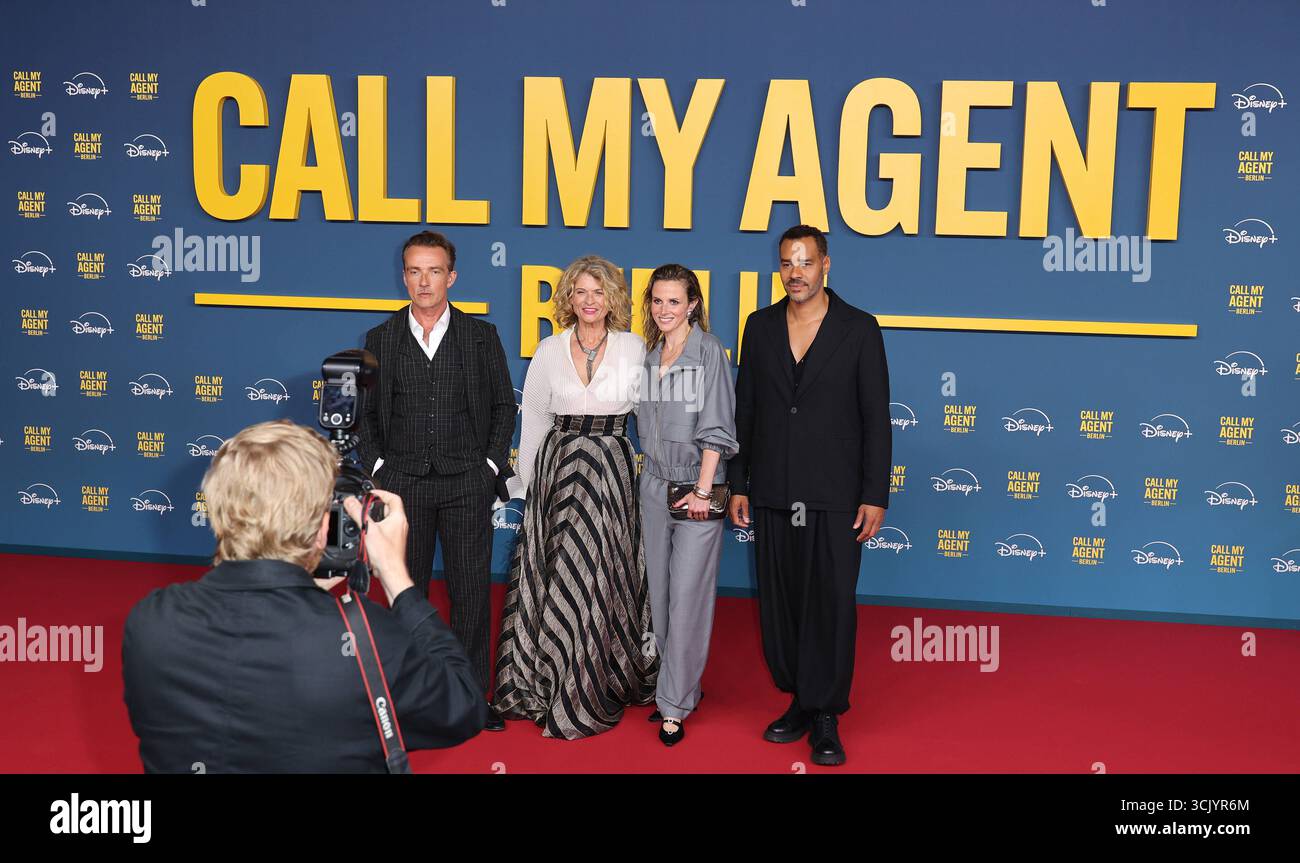 v.l. Lucas Gregorowicz, Gabrielle Scharnitzky, Karin Hanczewski und ...