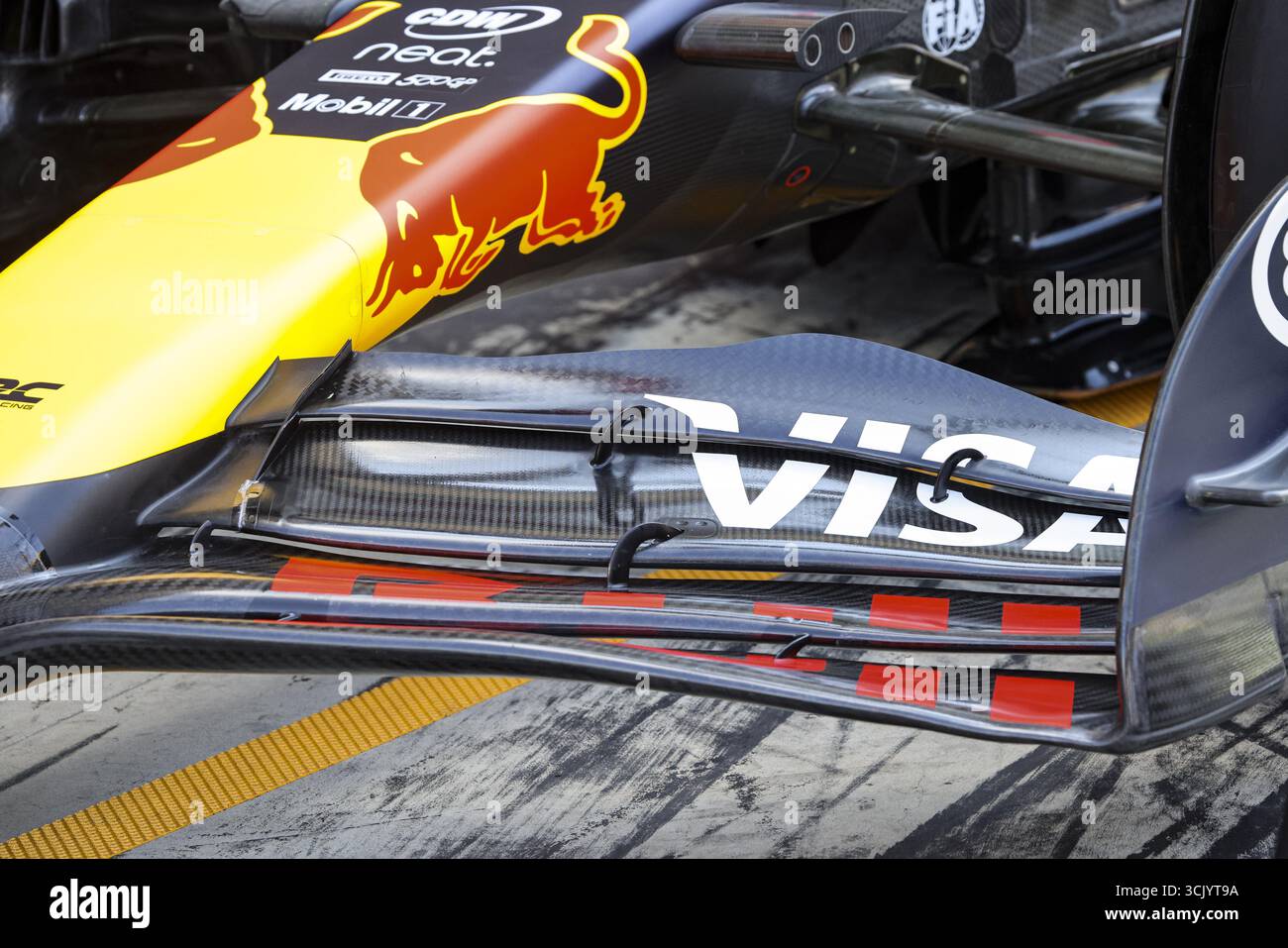 Red Bull Racing RB21, mechanical detail front wing aerodynamism ...