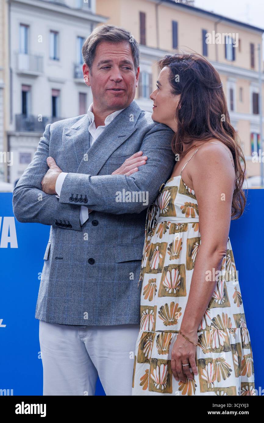 Michael Weatherly and Cote de Pablo attend the photocall of the TV ...