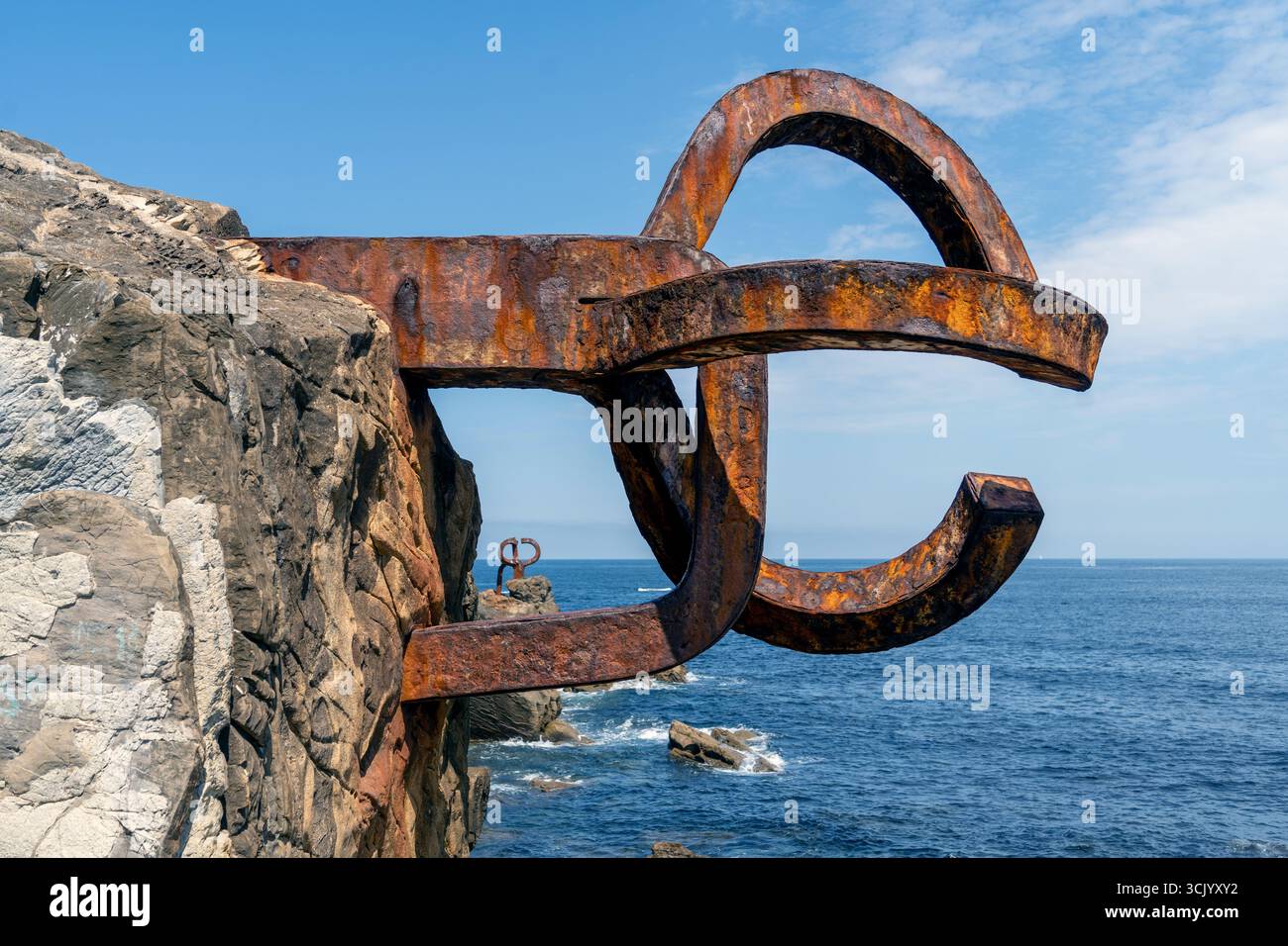Contemporary sculpture san sebastian hi-res stock photography and ...