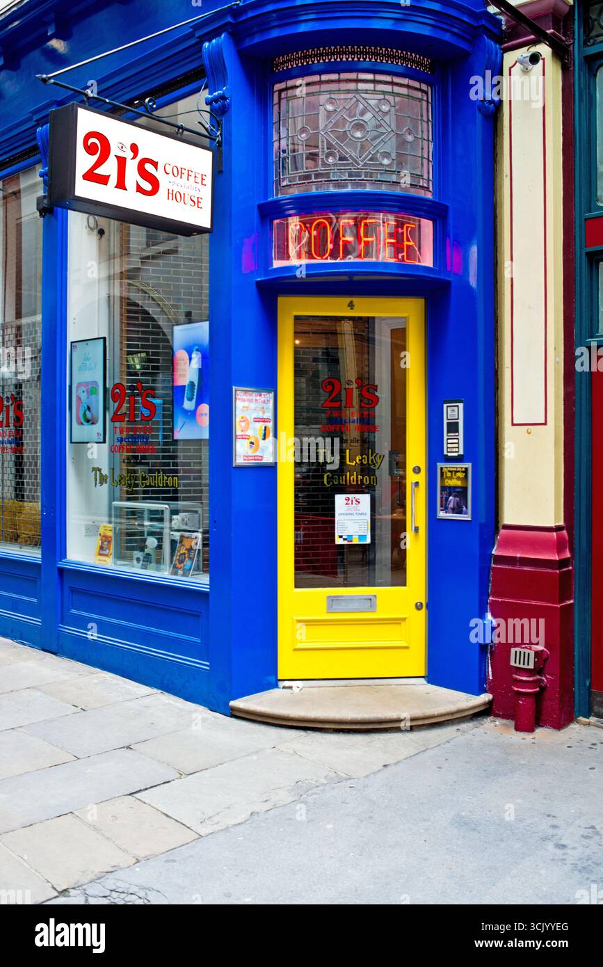 2is coffee house hi-res stock photography and images - Alamy