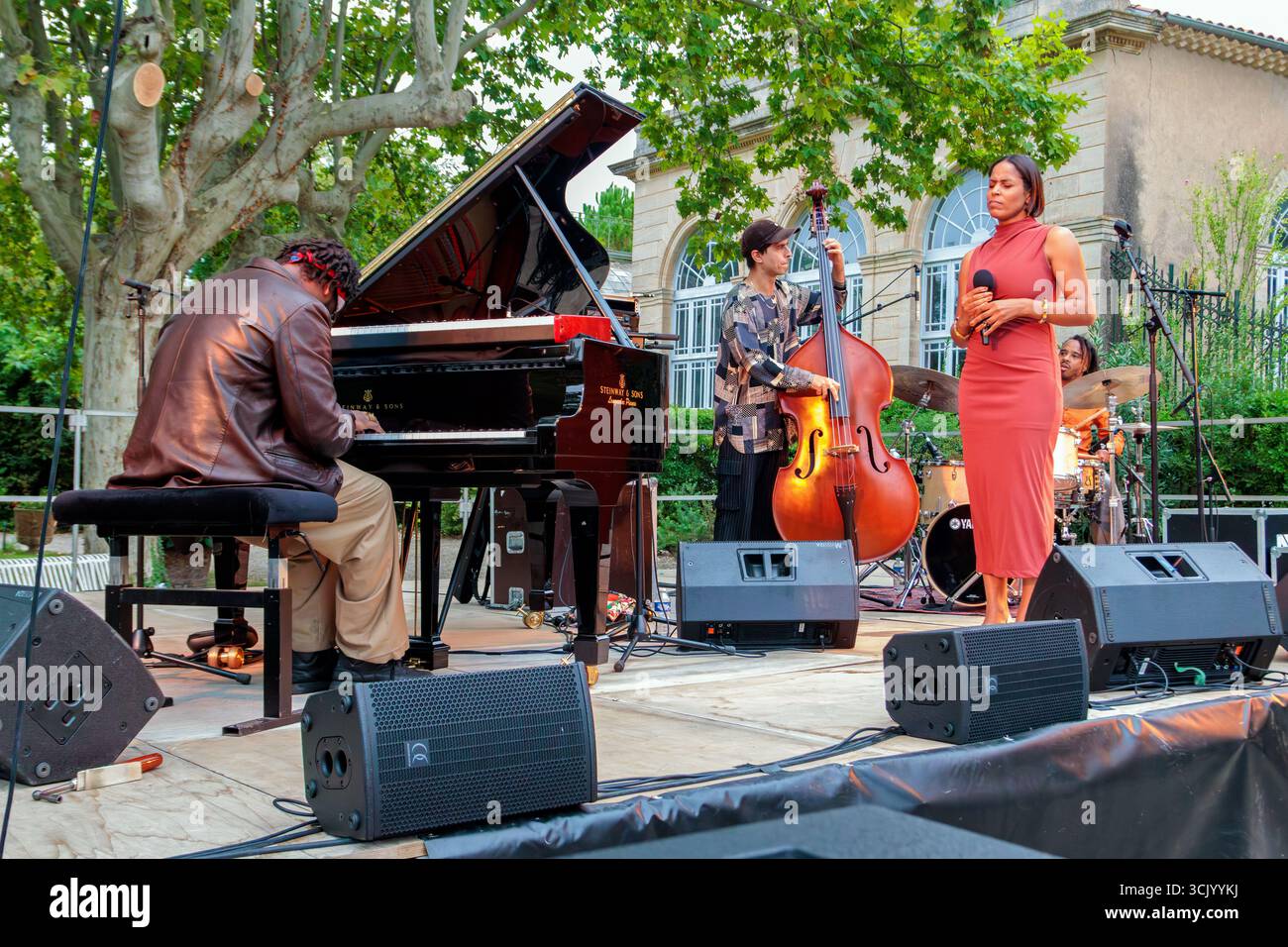 Laura Prince in concert for the Invitations Festival. Chateau de La ...