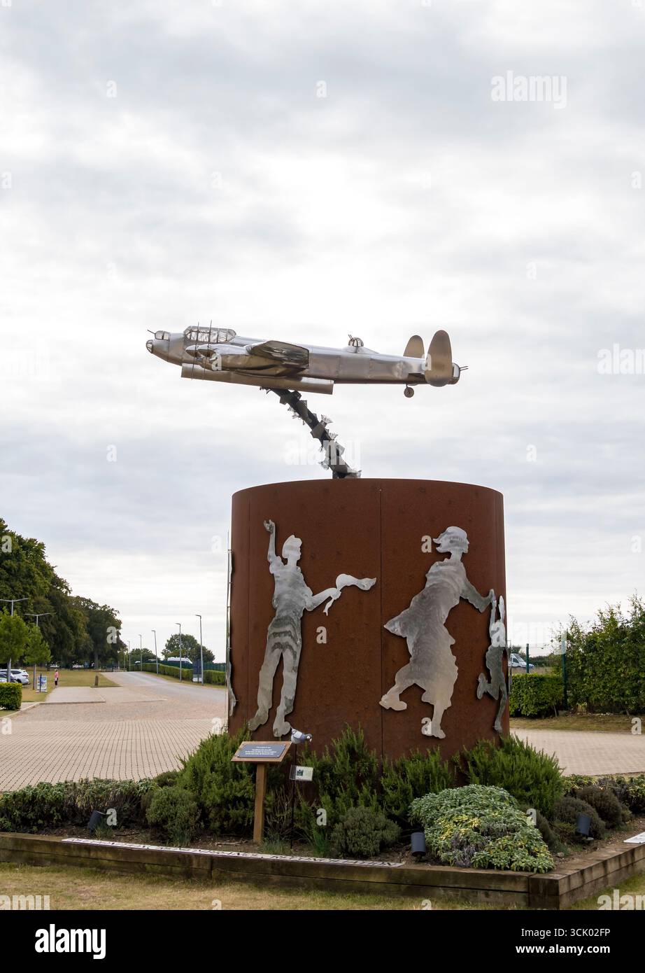 Sculpture of Avro Lancaster bomber at International Bomber Command ...