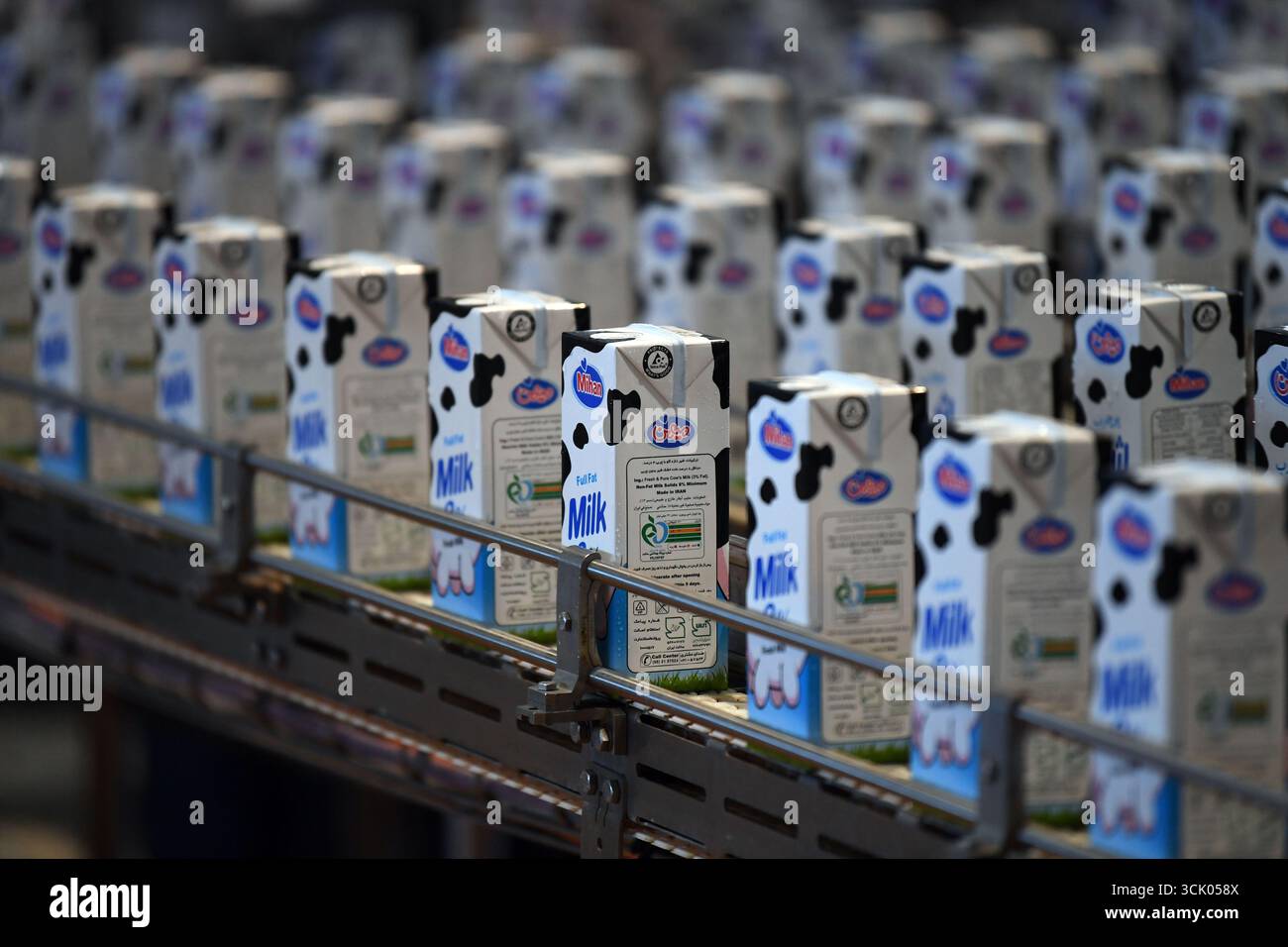 (250909) -- TEHRAN, Sept. 9, 2025 (Xinhua) -- Dairy products are seen ...