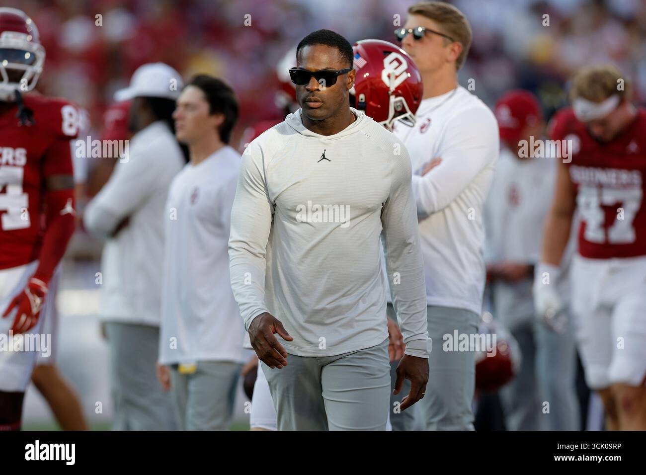 Oklahoma running backs coach DeMarco Murray before an NCAA college ...