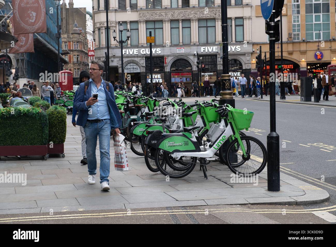 London, UK. 09 Sep 2025. A general view of Lime bikes and people using ...
