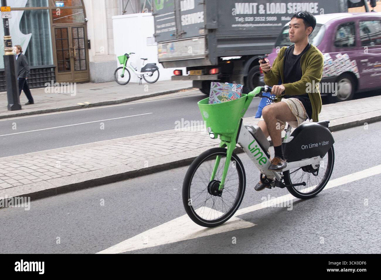 London, UK. 09 Sep 2025. A general view of Lime bikes and people using ...