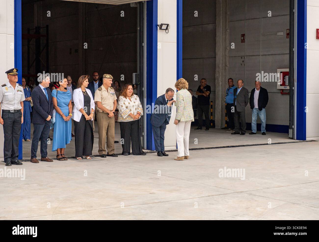 Queen Sofia (1r) visits the Ceuta Food Bank Association, on September 9 ...