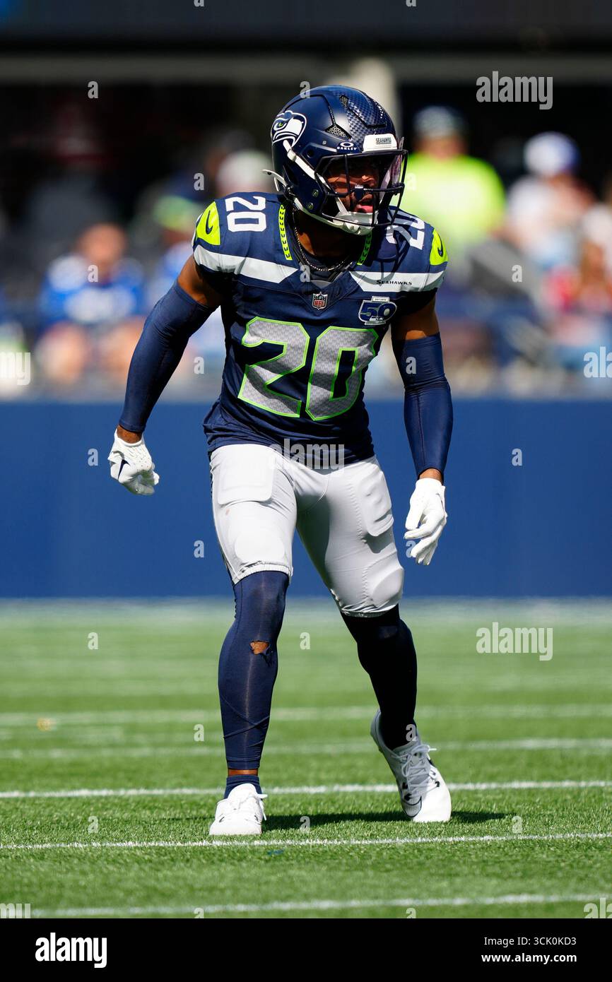 Seattle Seahawks safety Julian Love (20) gets set during an NFL ...