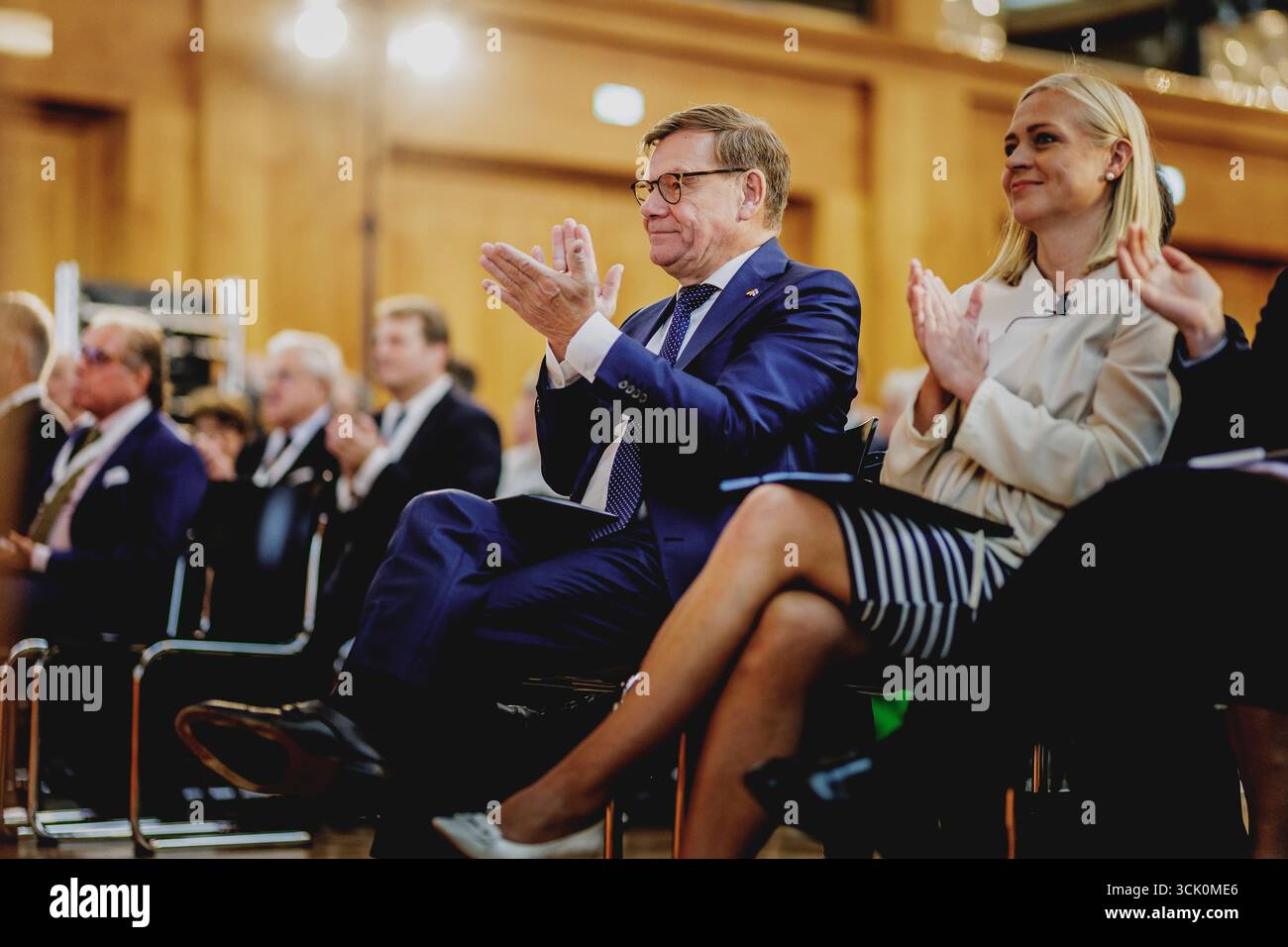 (LR) Johann Wadephul (CDU), Federal Foreign Minister, and Elina Valtonen, Foreign Minister of ...