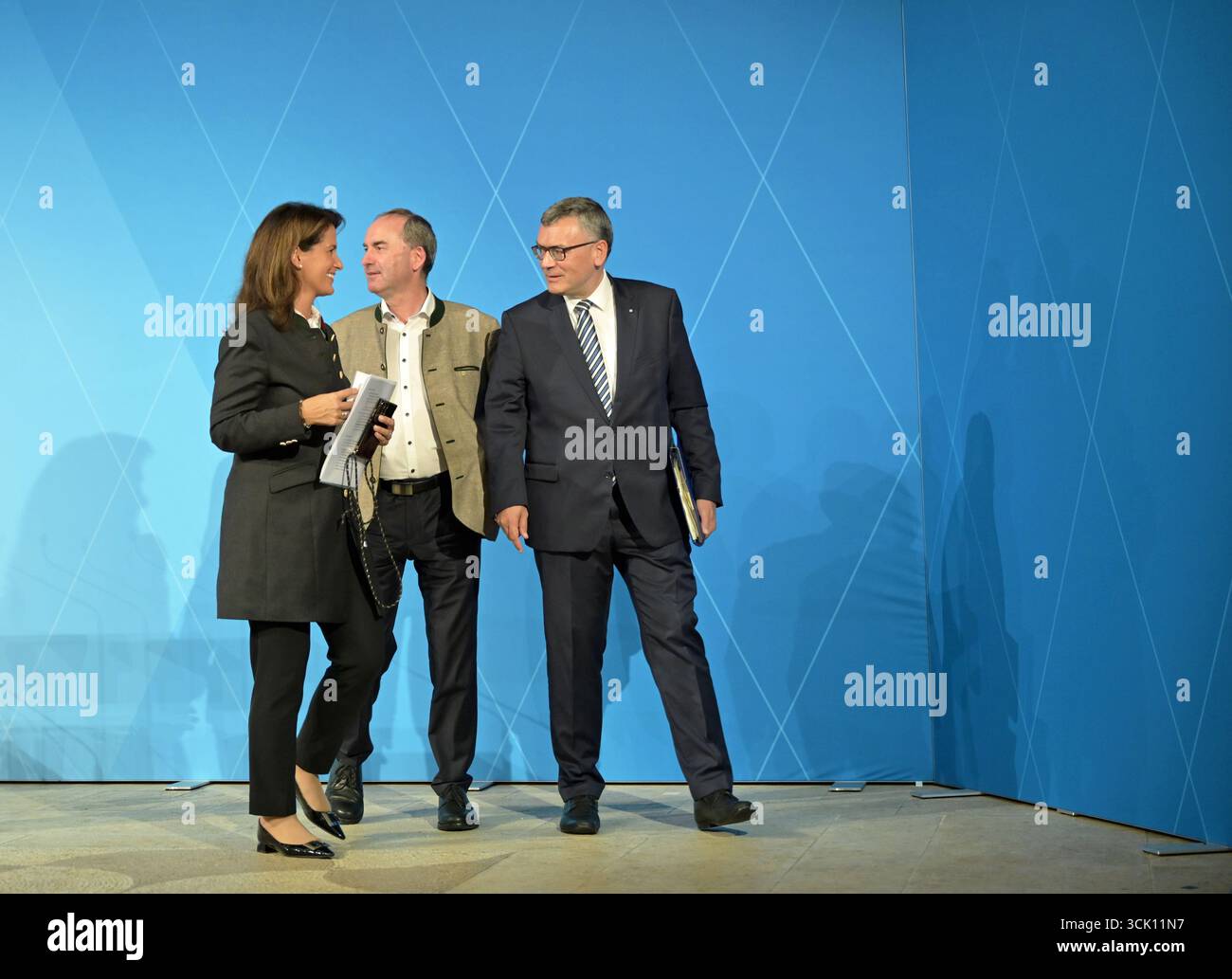 09 September 2025, Bavaria, Munich: Michaela Kaniber (CSU, l-r ...