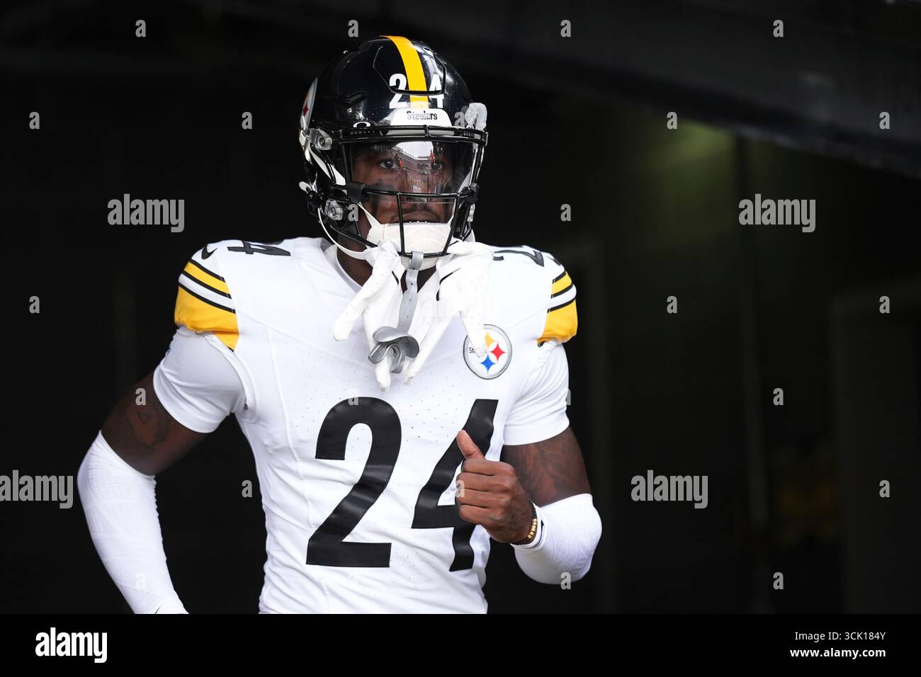 Pittsburgh Steelers' Joey Porter Jr. runs onto the field before an NFL ...