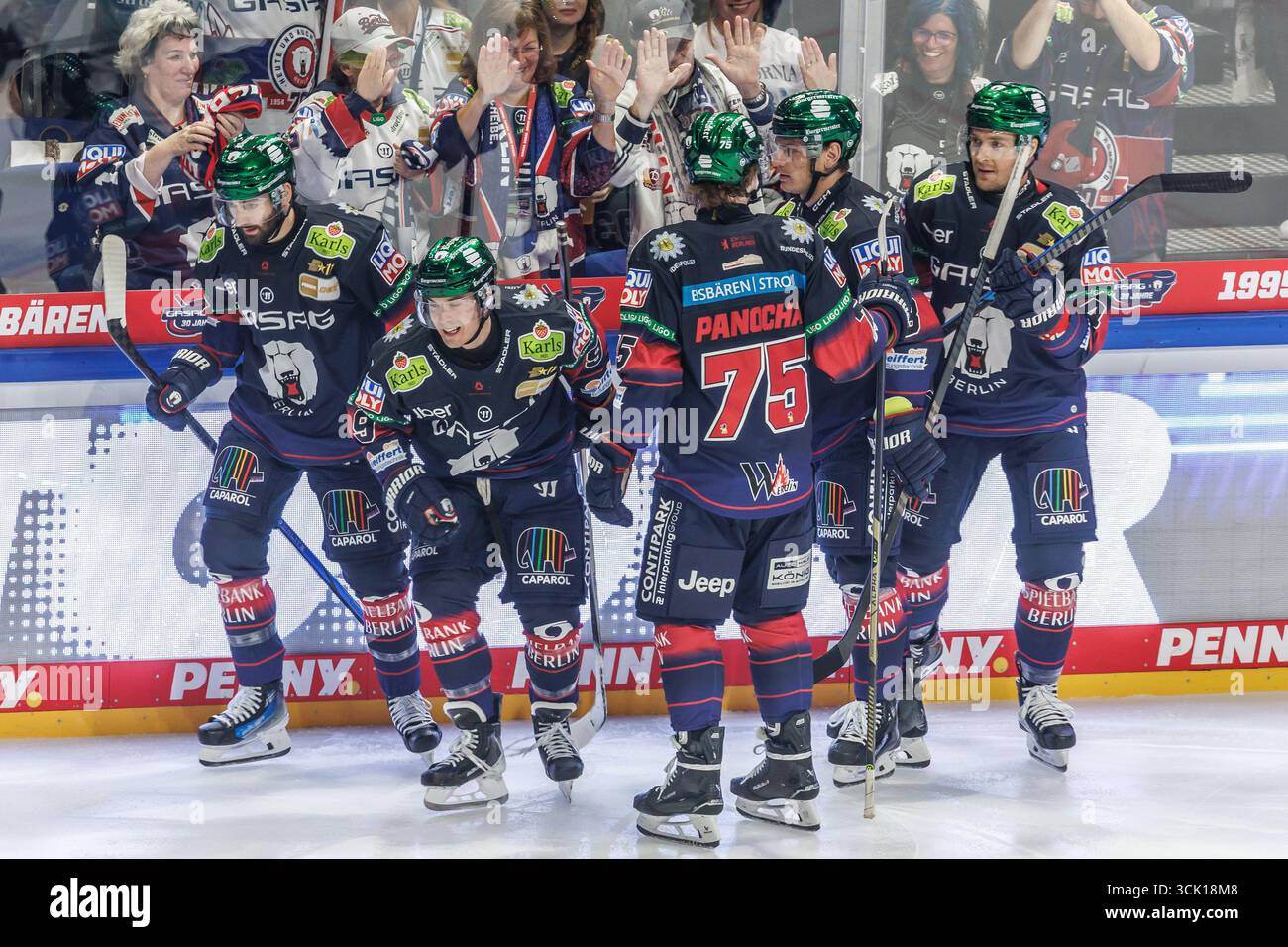 09 September 2025, Berlin: Ice hockey: DEL, Eisbären Berlin - Dresdner ...