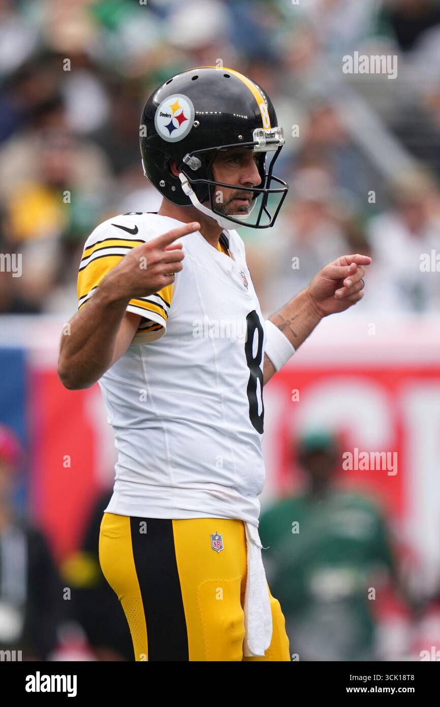 Pittsburgh Steelers' Aaron Rodgers plays during an NFL football game ...