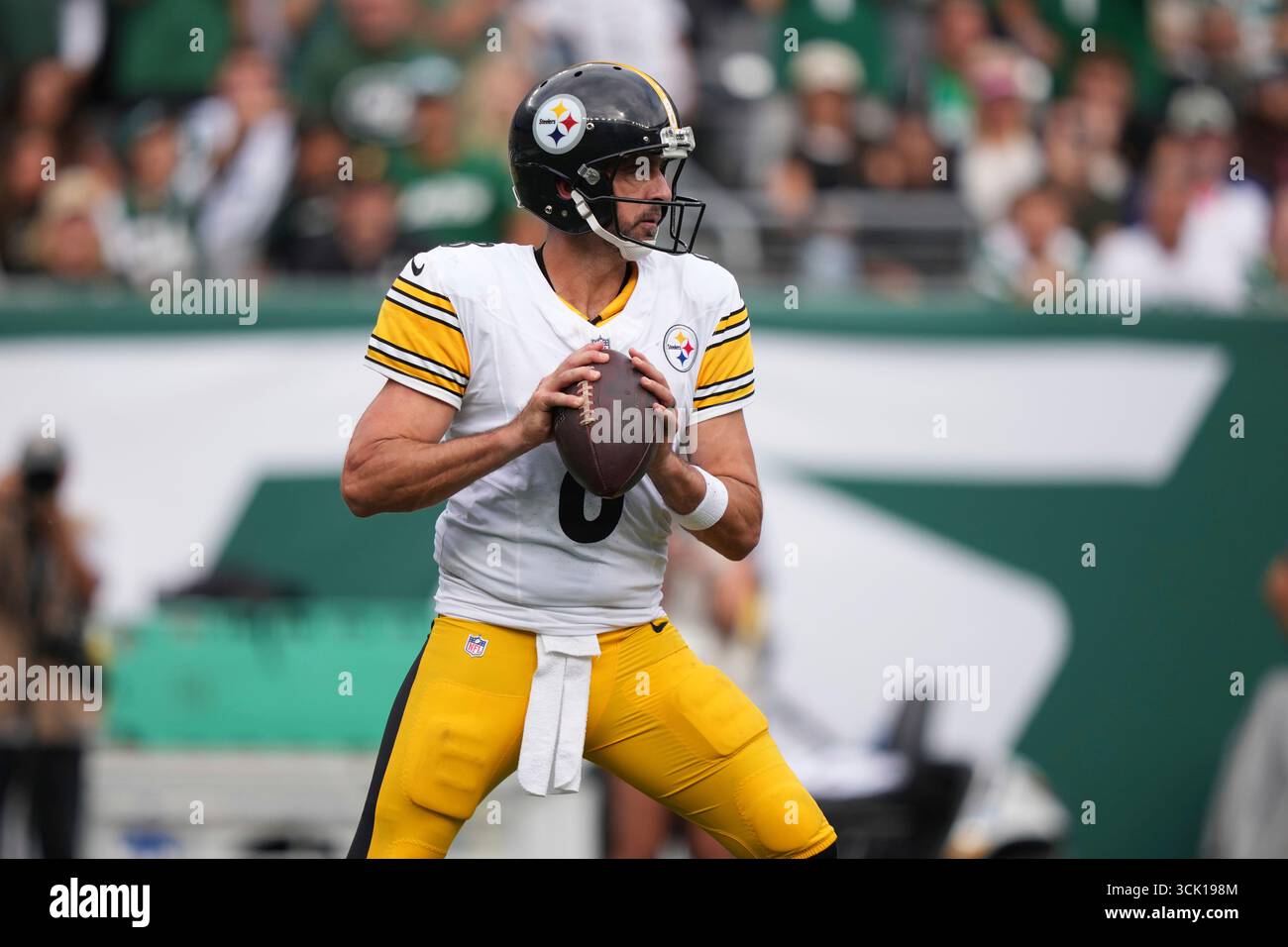 Pittsburgh Steelers' Aaron Rodgers plays during an NFL football game ...