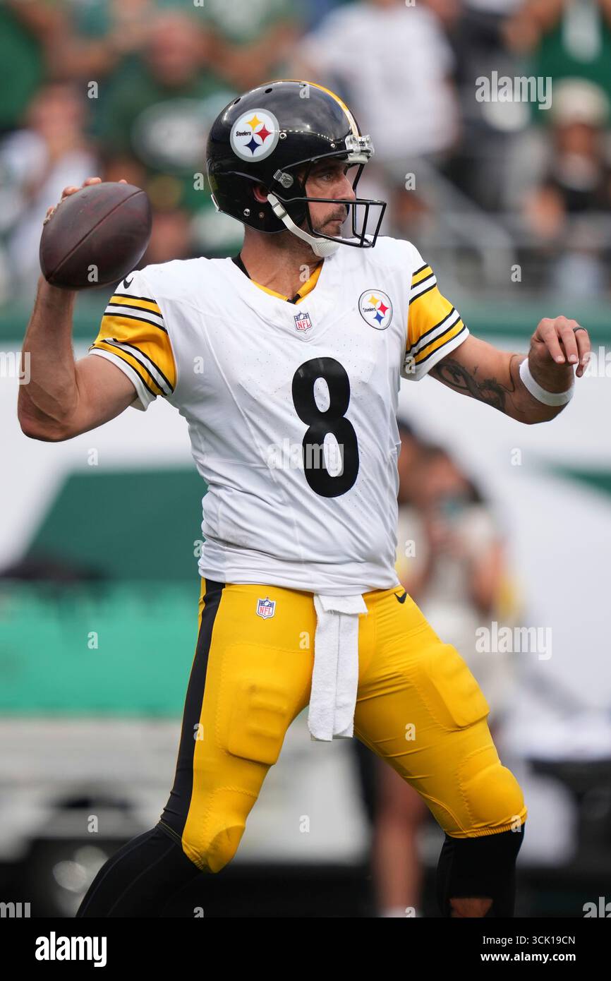 Pittsburgh Steelers' Aaron Rodgers plays during an NFL football game ...