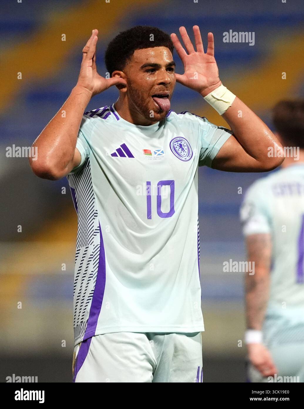 Scotland's Che Adams celebrates scoring their side's first goal of the ...
