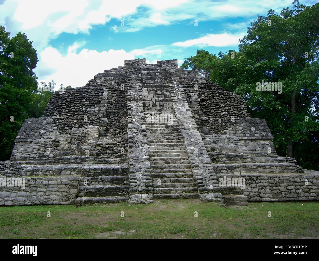 Maya ceremonial center hi-res stock photography and images - Alamy