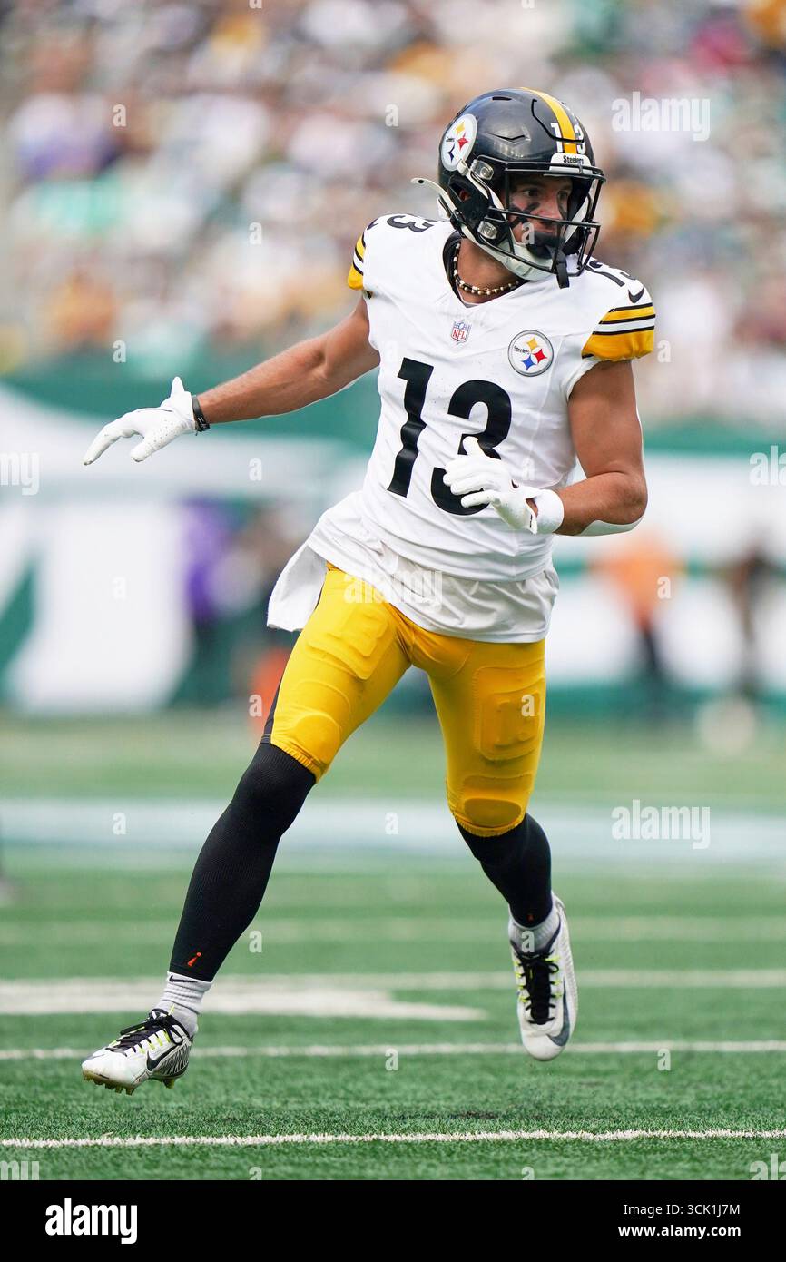 Pittsburgh Steelers wide receiver Scotty Miller (13) runs down the ...