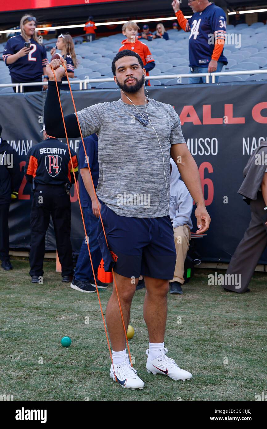 Chicago Bears quarterback Caleb Williams (18) warms up before an NFL ...