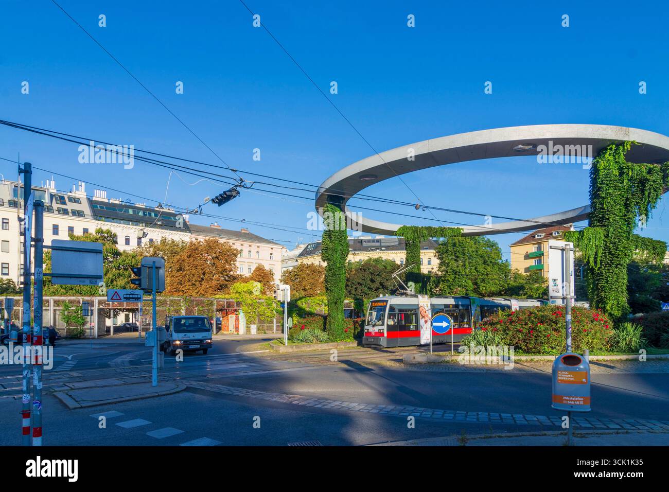square Gaußplatz Vienna 20. Brigittenau Wien Austria Stock Photo - Alamy