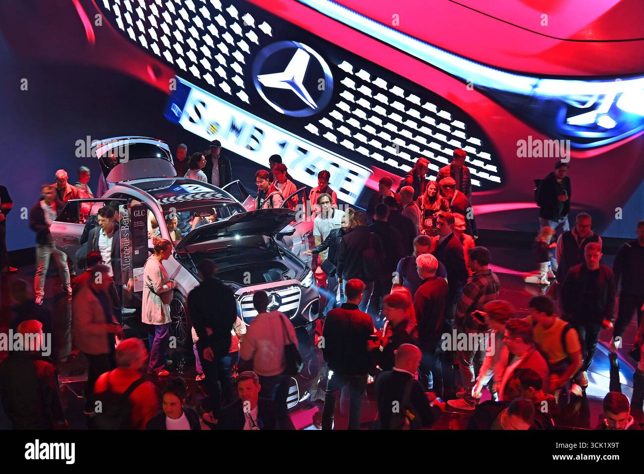 Stand von Mercedes,Open Space.Mercedes GLC electric, Logo,Emblem ...