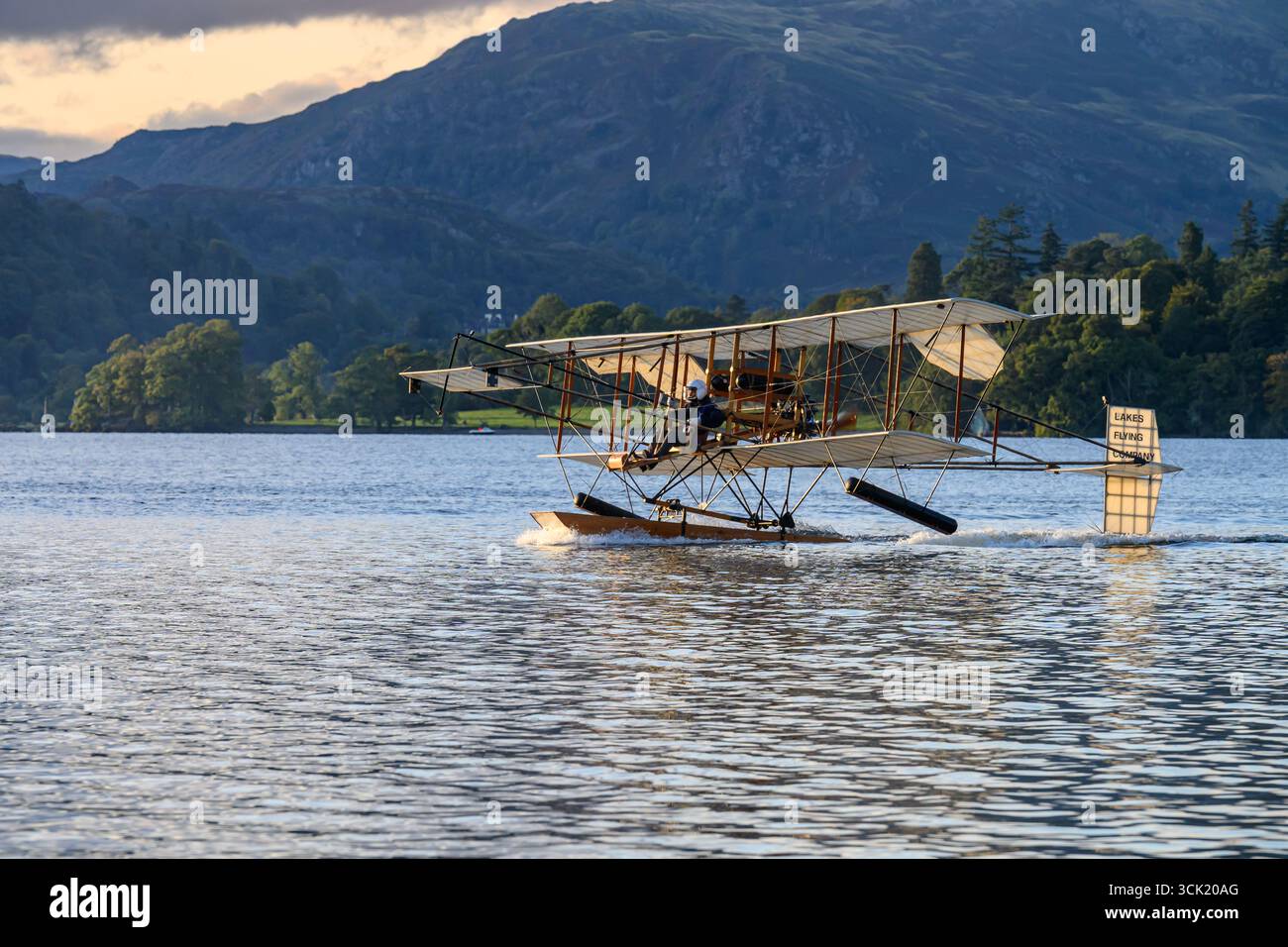 Waterbird was the first aircraft in the UK to make a successful flight ...
