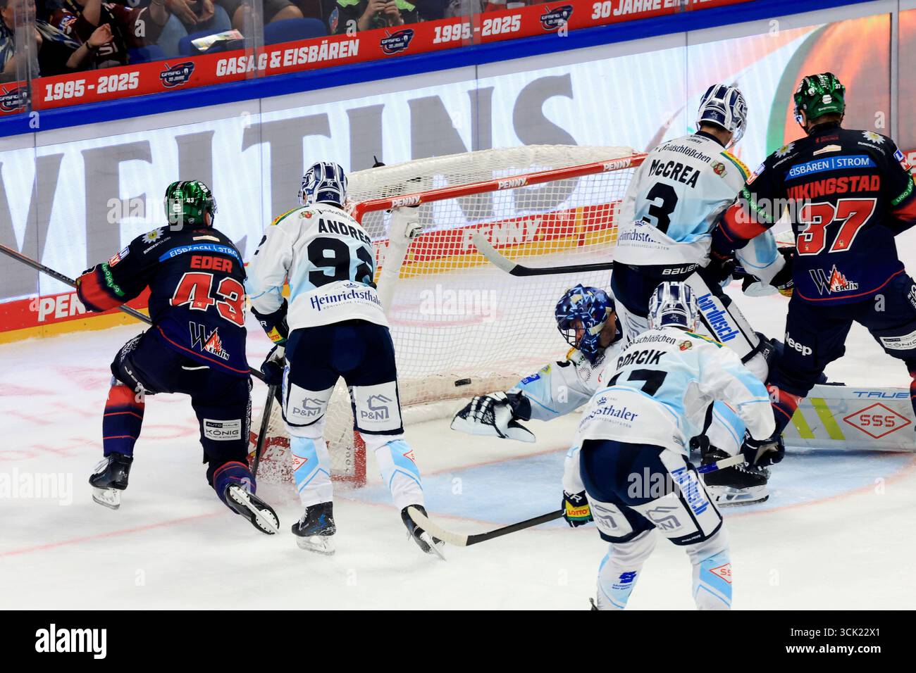 09.09.2025, Uber-Arena, Berlin, DEU, DEL, 1.EBL, Eisbaeren vs. Dresdner ...
