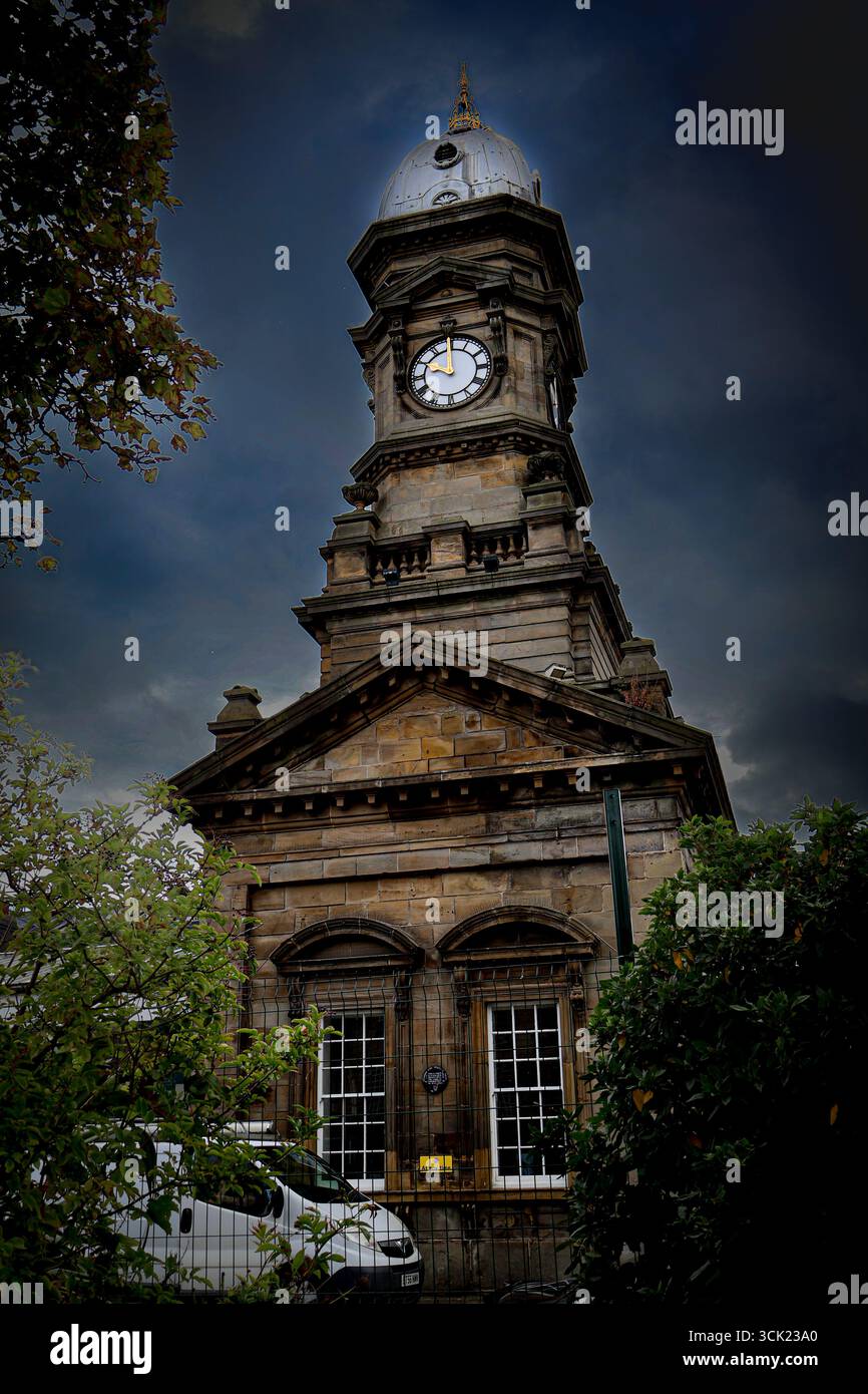 Scarborough historic town hi-res stock photography and images - Alamy