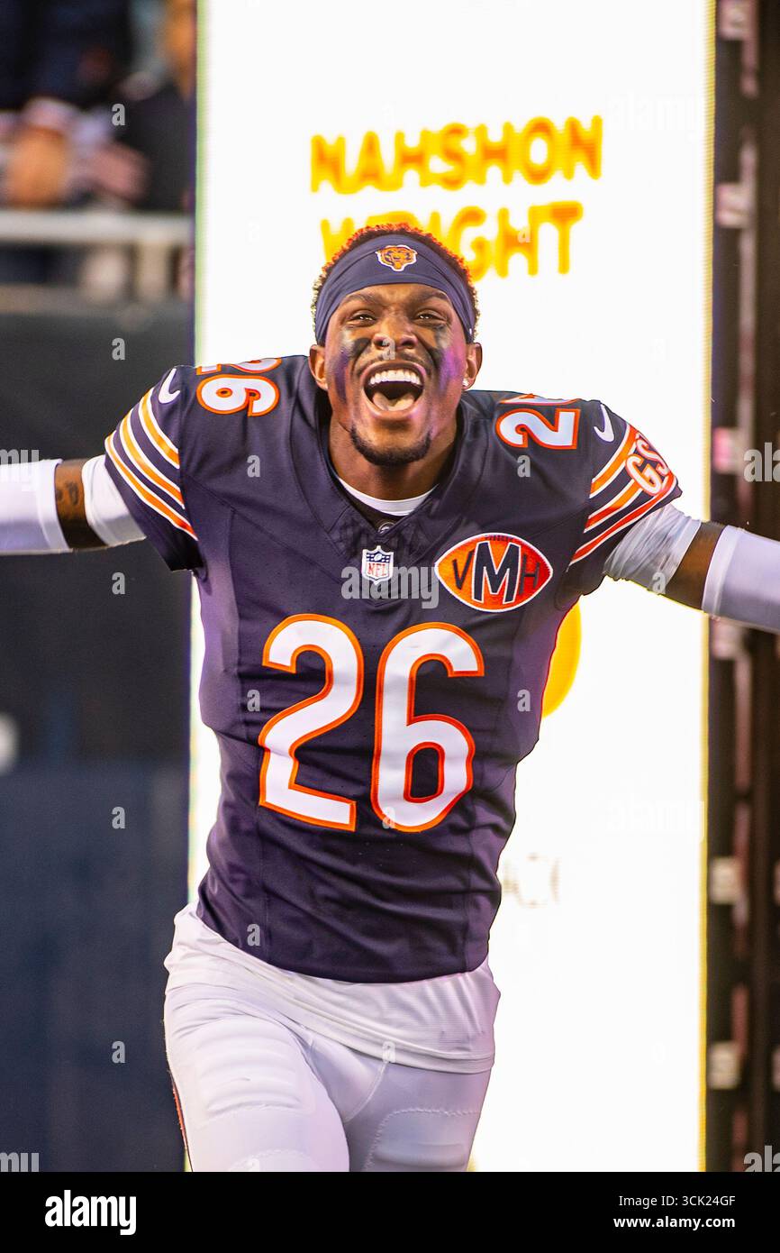 September 08, 2025: Chicago Bears Nahshon Wright (26) runs on to the ...