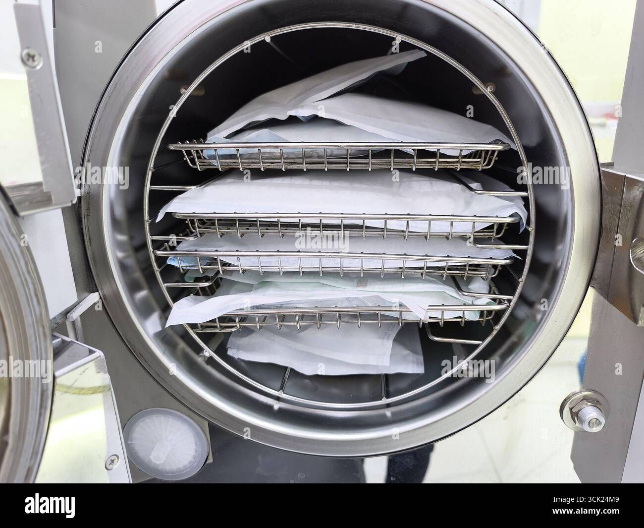 Sterile pouches hi-res stock photography and images - Alamy