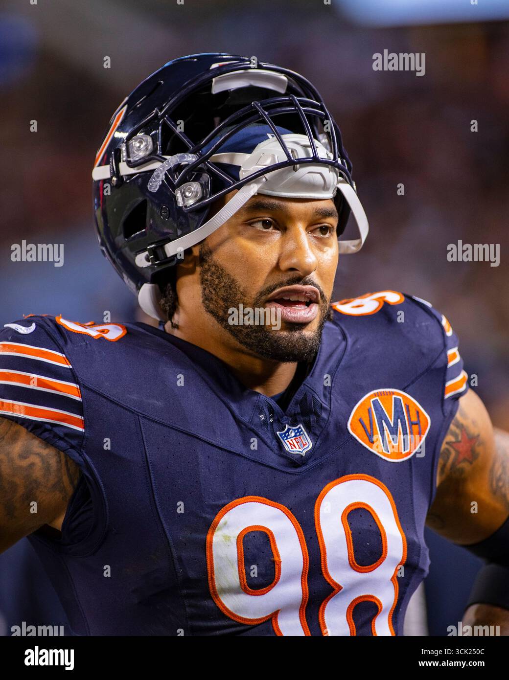 Chicago, IL, USA. 08th Sep, 2025. Chicago Bears Montez Sweat (98) takes ...