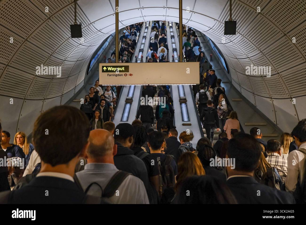 London underground strike elizabeth hi-res stock photography and images ...