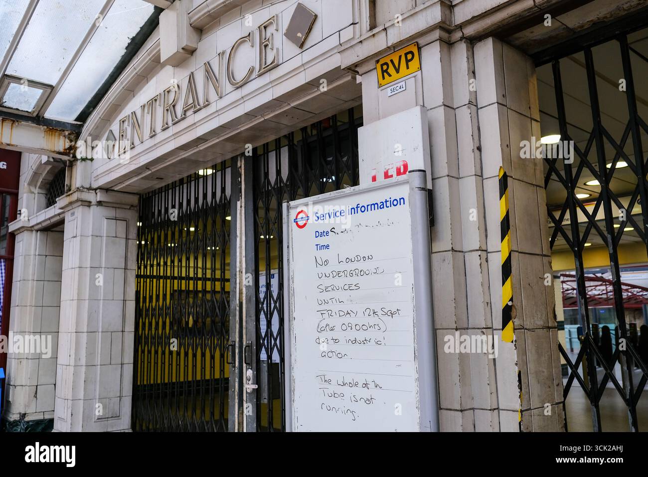 London, UK. 10th September, 2025. Commuters at Farringdon Station experienced much busier ...