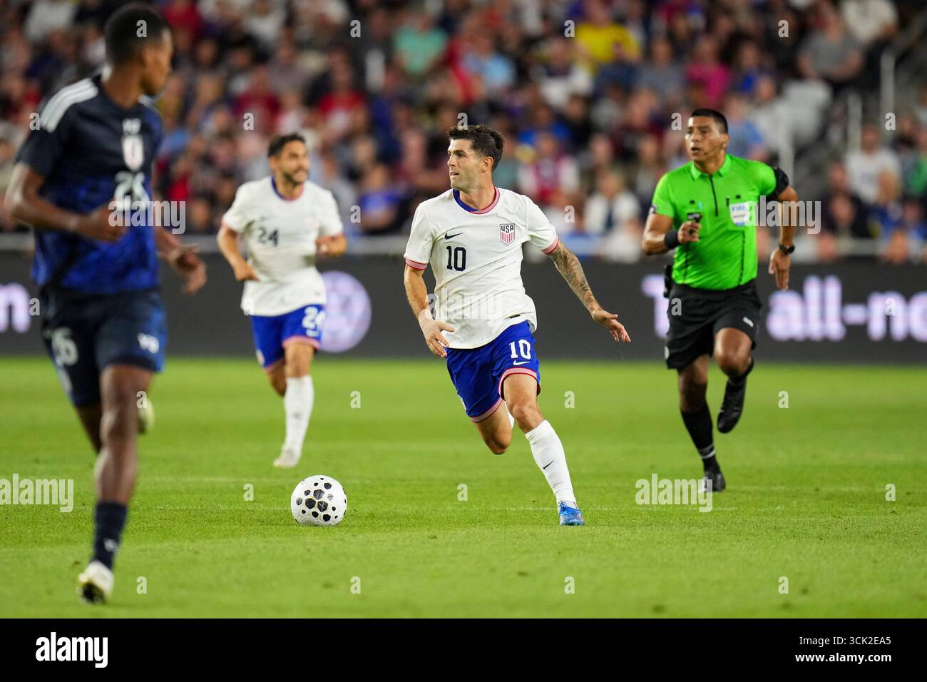 United States' Christian Pulisic (10) controls the ball during the ...
