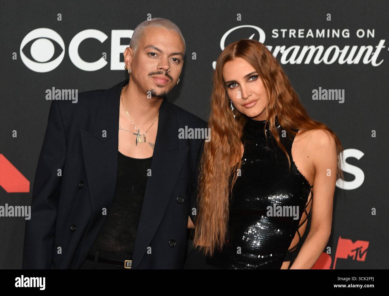 Evan Ross and Ashlee Simpson attend the 2025 MTV Video Music Awards at ...
