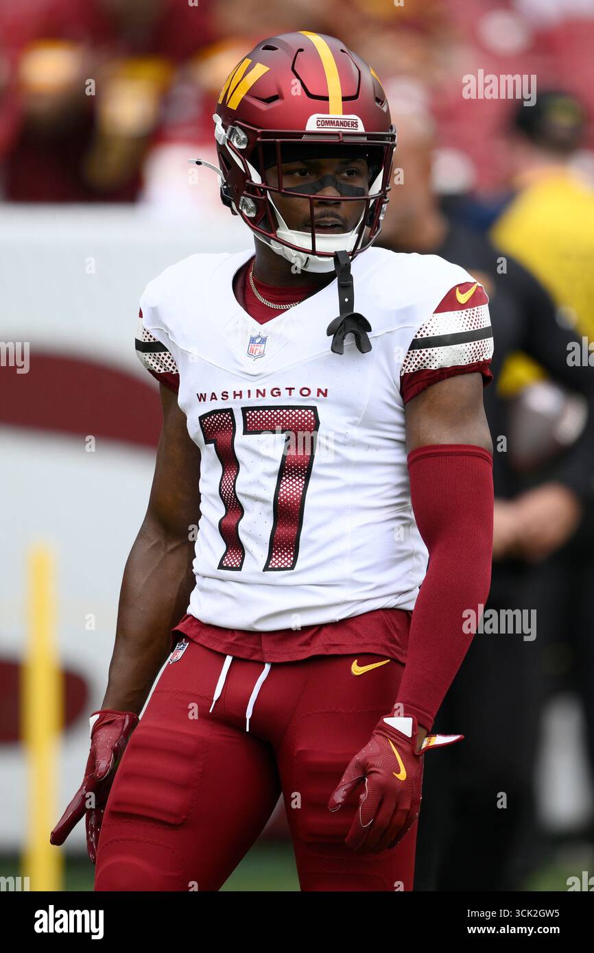 Washington Commanders wide receiver Terry McLaurin (17) warms up before ...