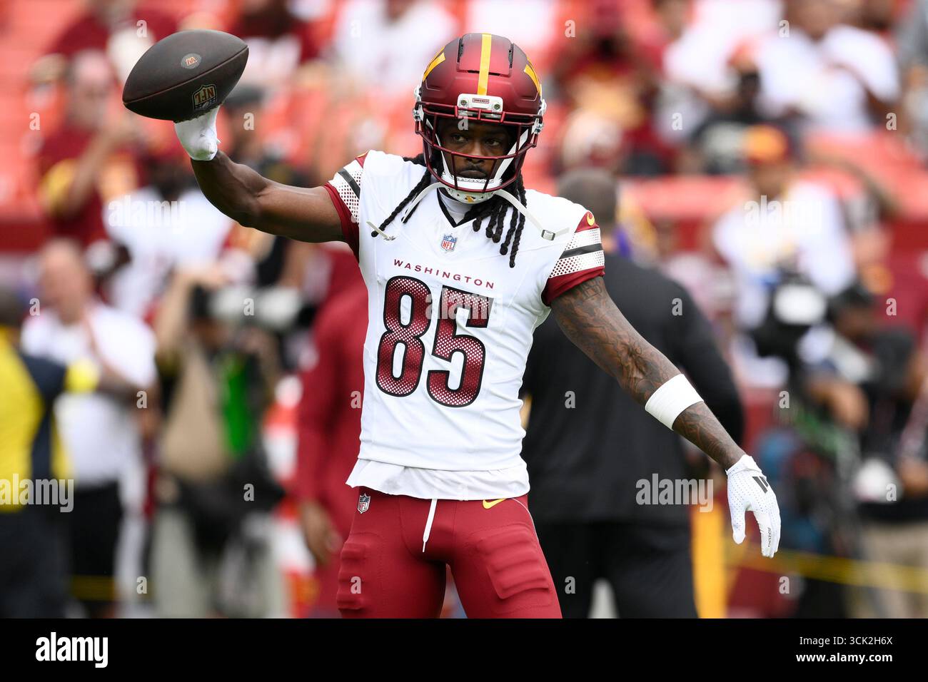 Washington Commanders wide receiver Noah Brown (85) warms up before an ...
