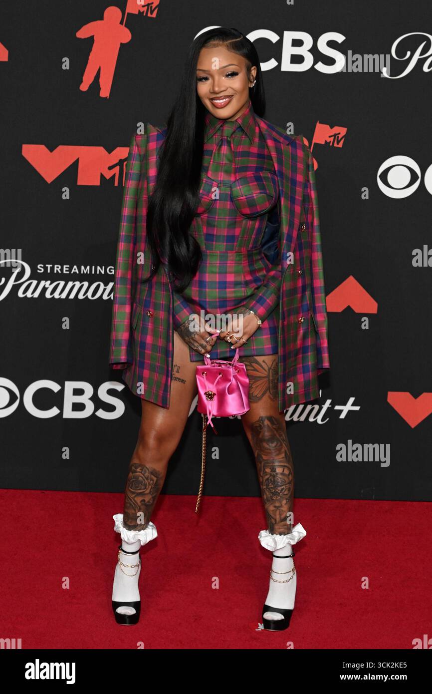 GloRilla attends the 2025 MTV Video Music Awards at UBS Arena on ...