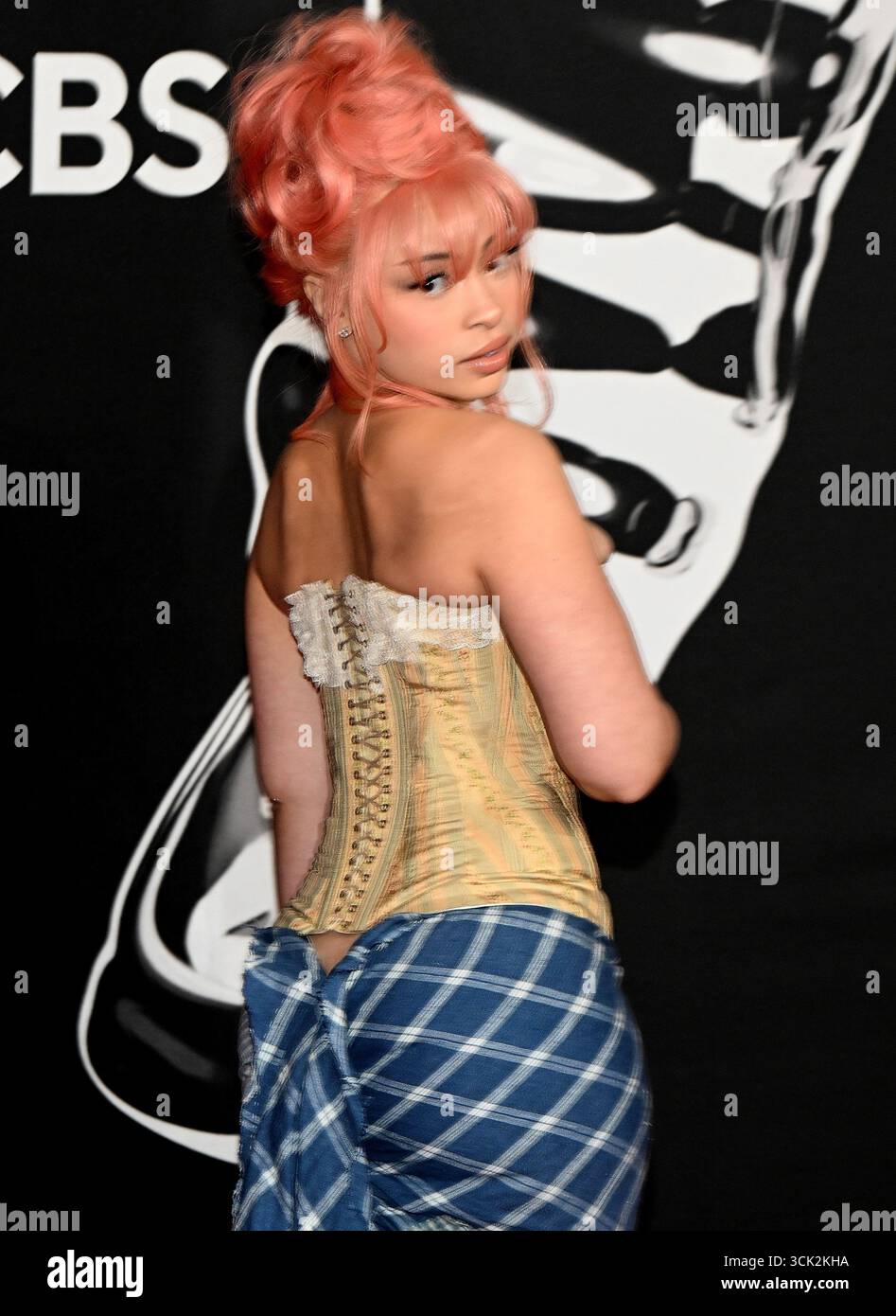 Elmont, USA. 08th Sep, 2025. Ice Spice attends the 2025 MTV Video Music ...