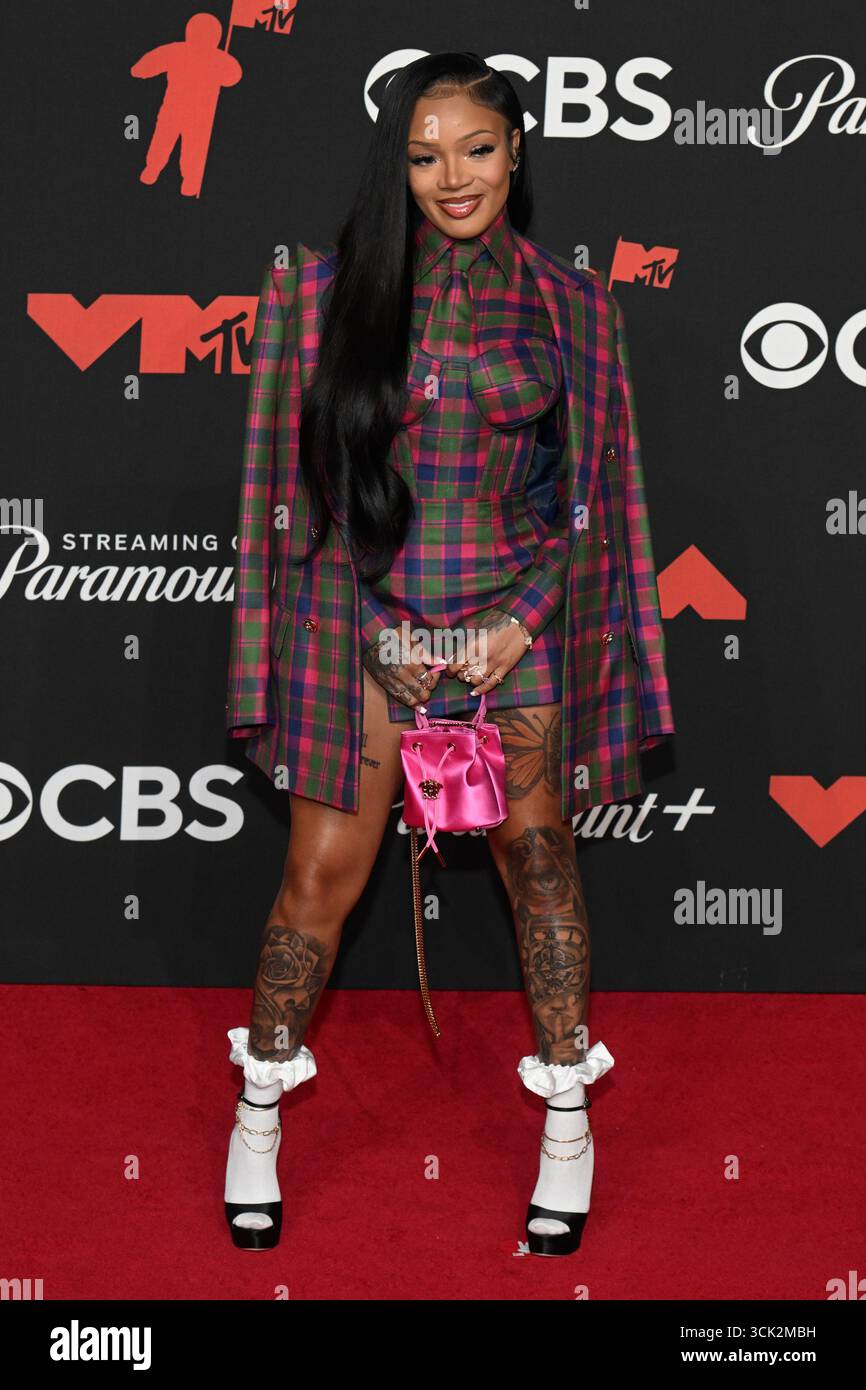 GloRilla attends the 2025 MTV Video Music Awards at UBS Arena on ...