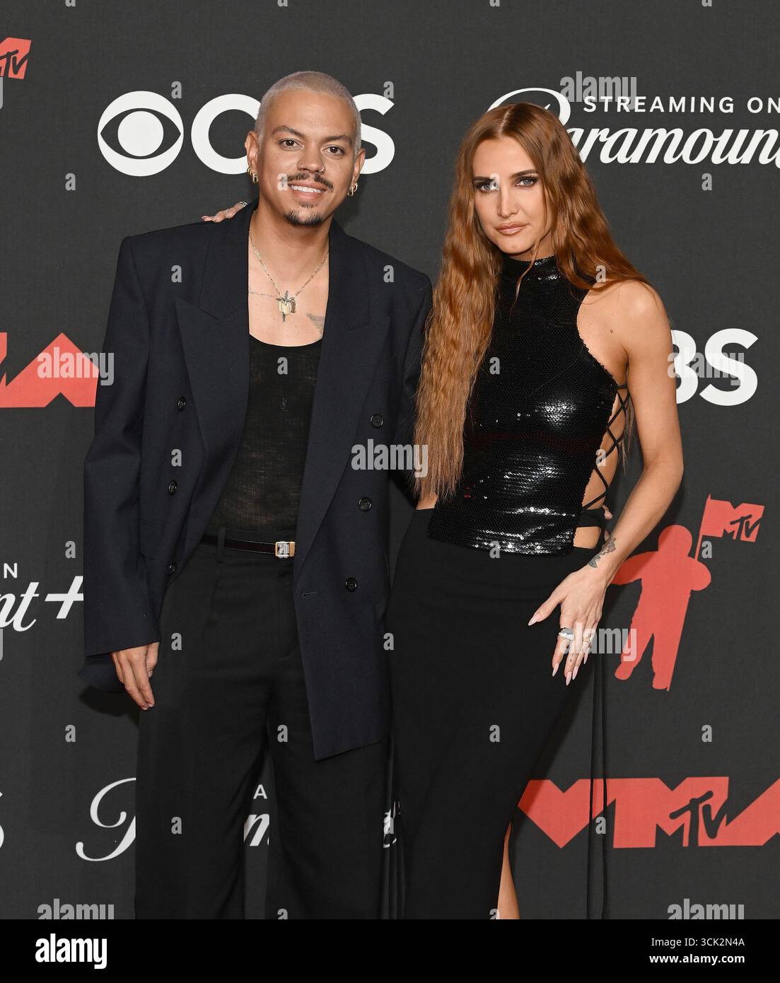 Evan Ross and Ashlee Simpson attend the 2025 MTV Video Music Awards at ...