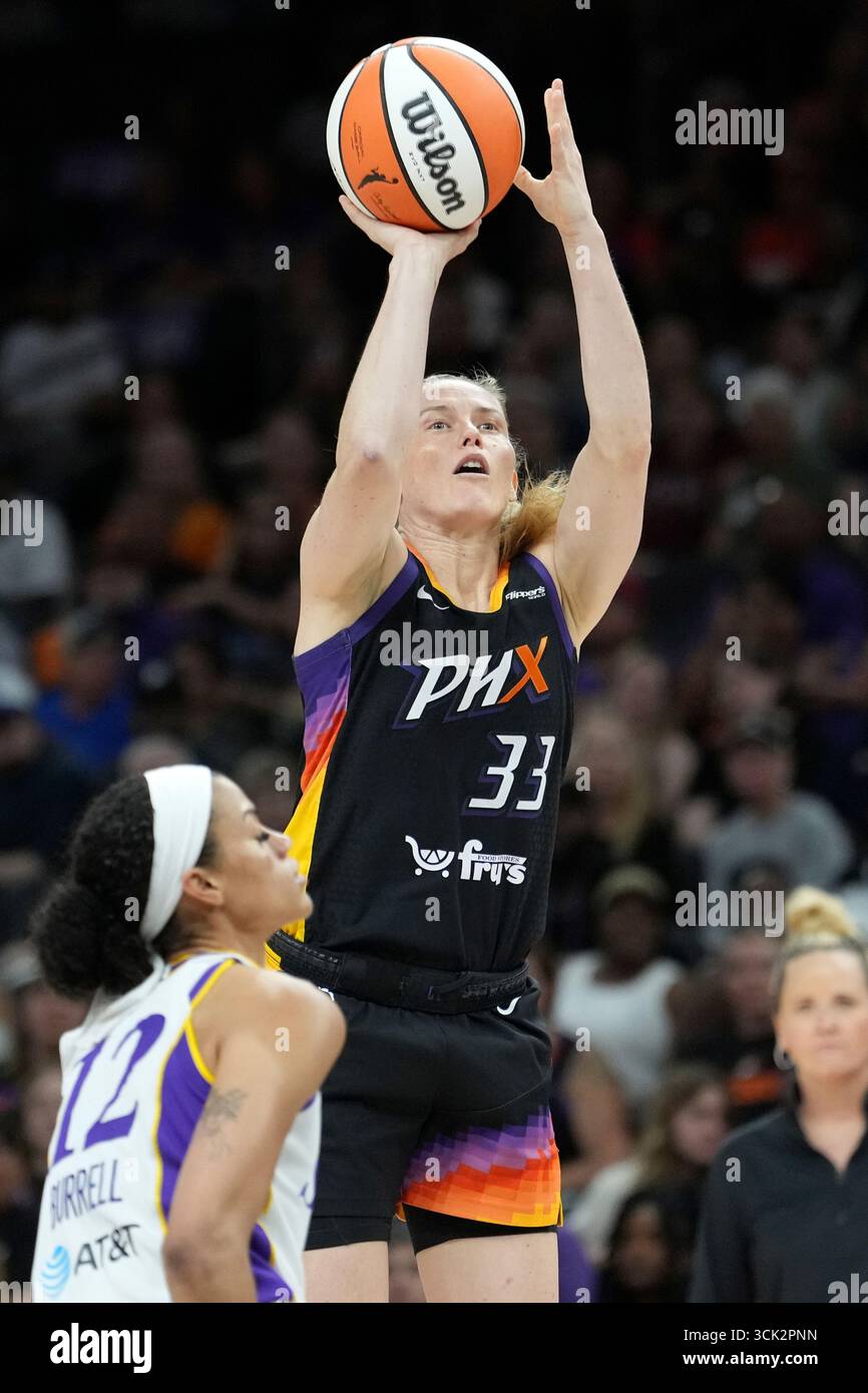 Phoenix Mercury guard Sami Whitcomb (33) shoots a 3-pointer over Los ...