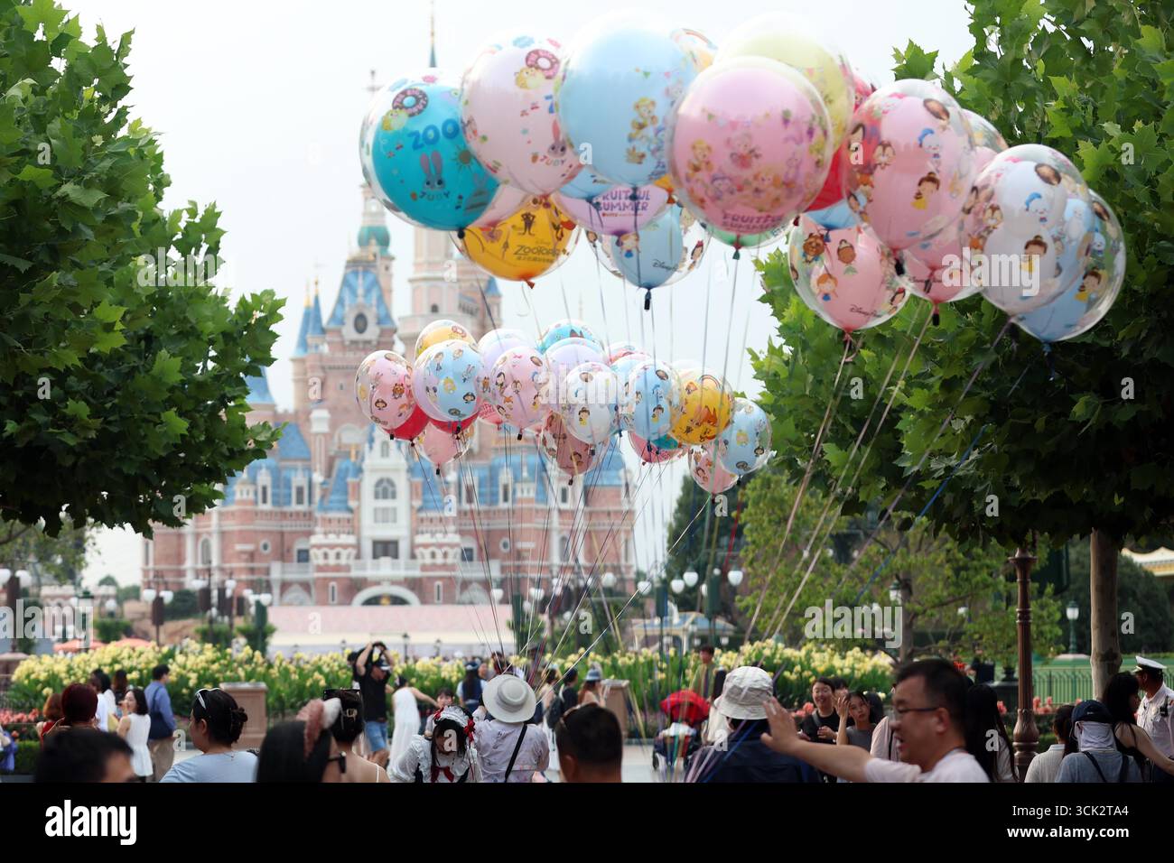 **CHINESE MAINLAND, HONG KONG, MACAU AND TAIWAN OUT** Tourists visit ...