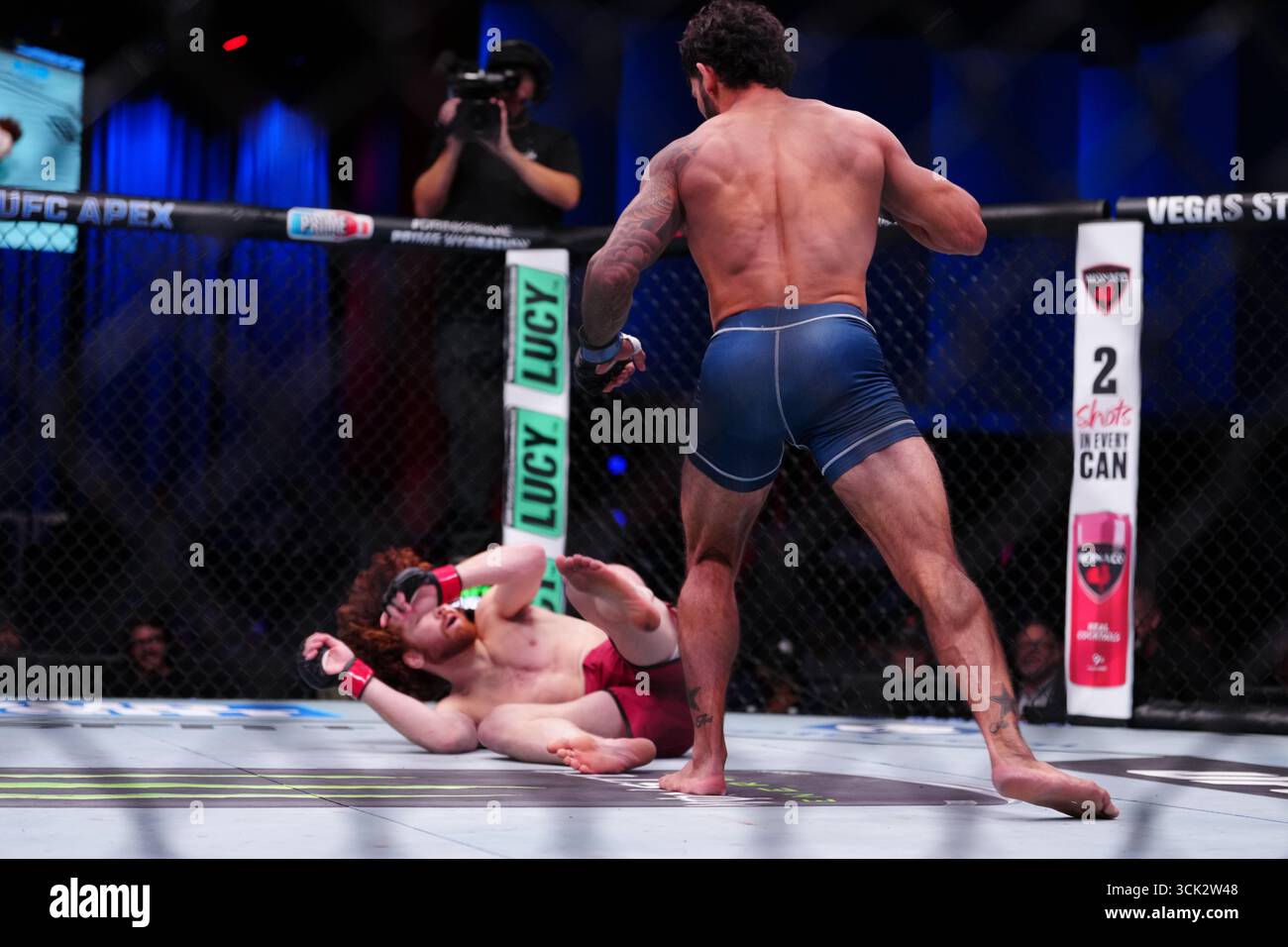 LAS VEGAS, NV - SEPTEMBER 9: Cam Teague and Lerryan Douglas meet in the ...