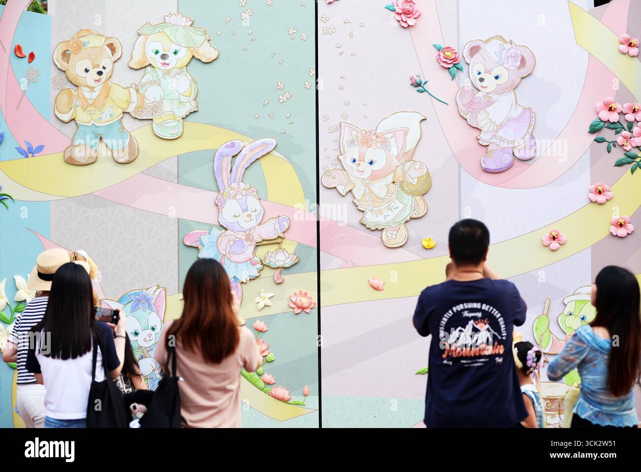 **CHINESE MAINLAND, HONG KONG, MACAU AND TAIWAN OUT** Tourists visit ...